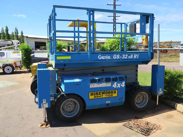 Scissor Lift 10mt RT – Hireworks NT